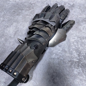 LOTR Witch King Gauntlets Lord of the Rings Medieval Armor Nazgul ...
