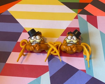 Garfield Bow Biters - Etsy