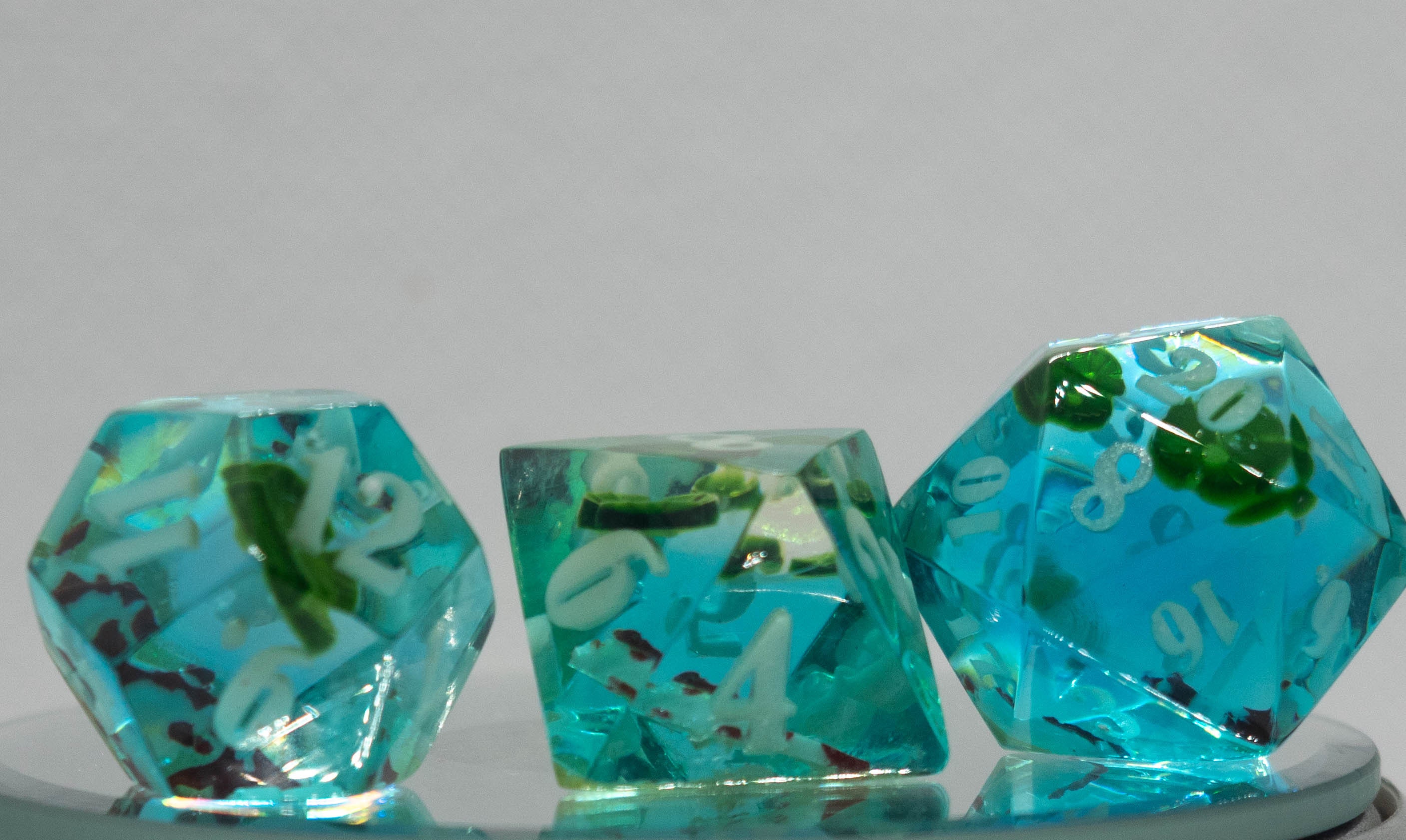 Handmade Resin Diorama Dnd Dice Set of 7 Polyhedral Dices With Water ...