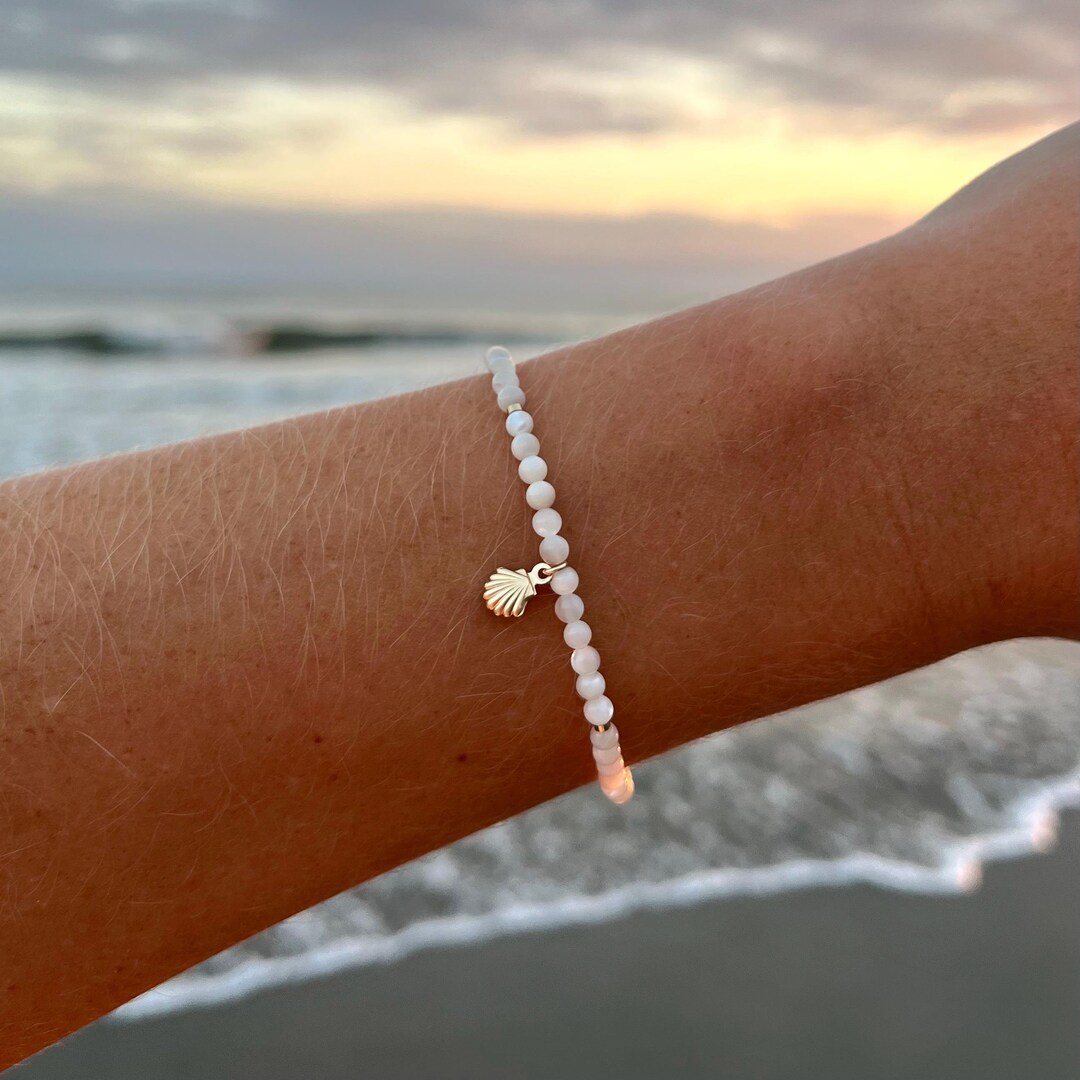 Dainty Seashell Charm Bracelet, Mother of Pearl Seashell Bracelet, 14k ...