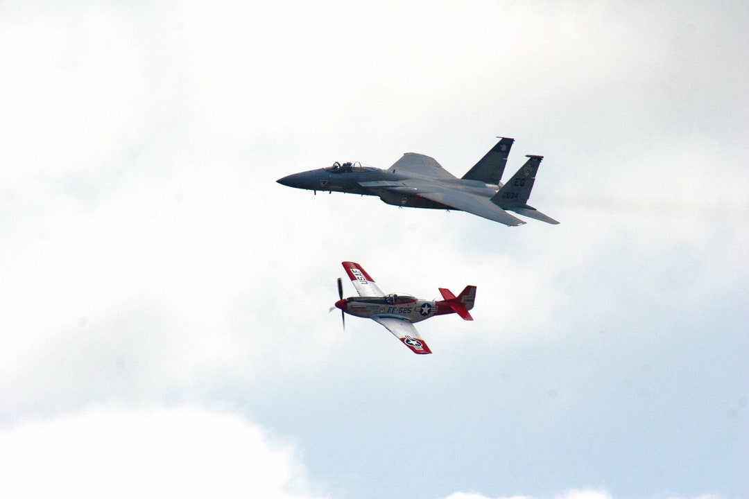 US Air Force F-15 Eagle Fighter and P51 Mustang Screen Saver Background ...