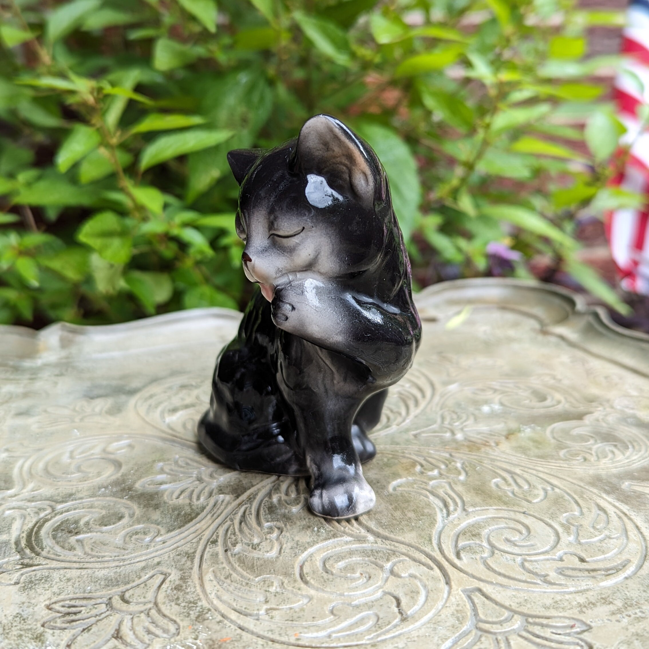 Vintage Small Cat Figurine Made in Japan Cat Licking Paw - Etsy