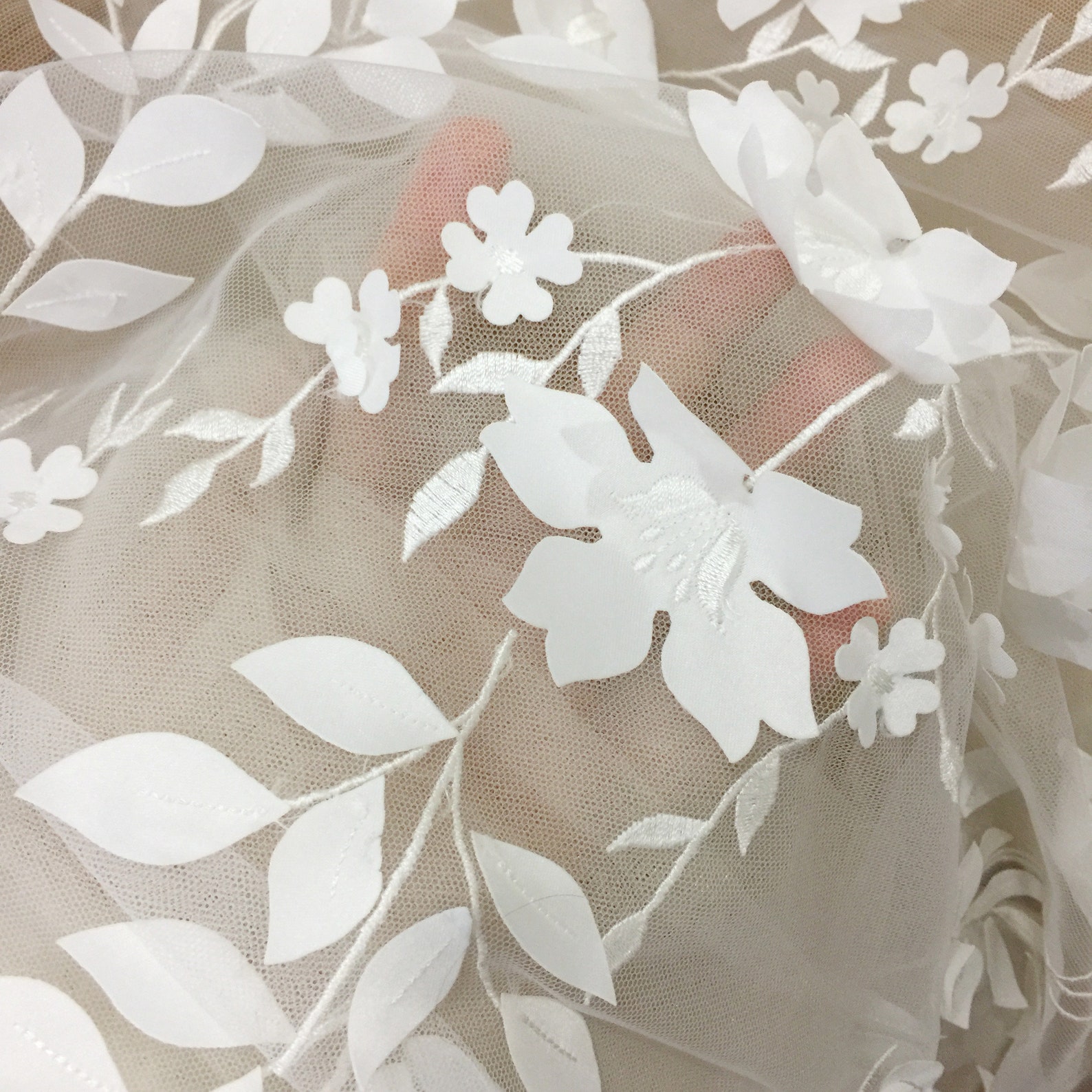3D Flower Lace Fabric: Handmade Embroidery Leaf Pattern, Bridal Gown ...