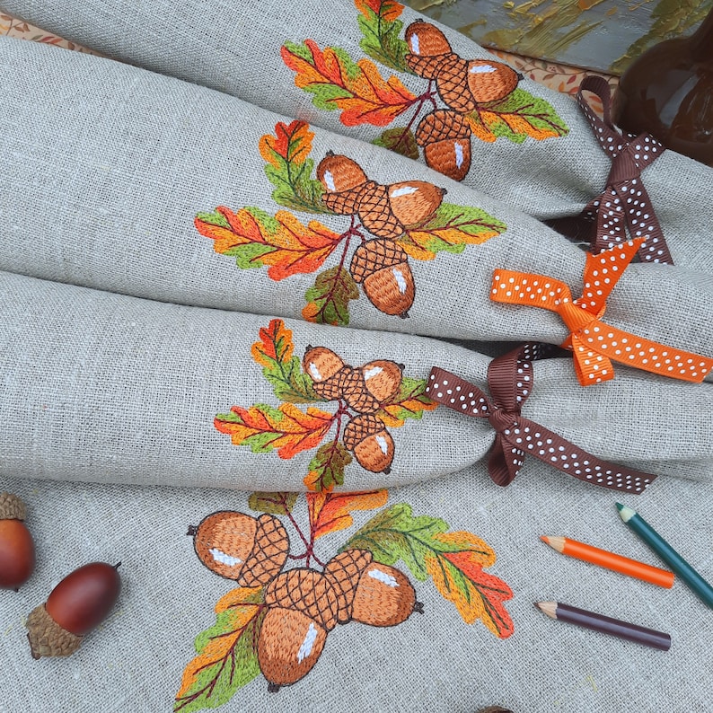Acorns Machine Embroidery Design 3 SIZES, Acorn Nut & Oak Leaves ...
