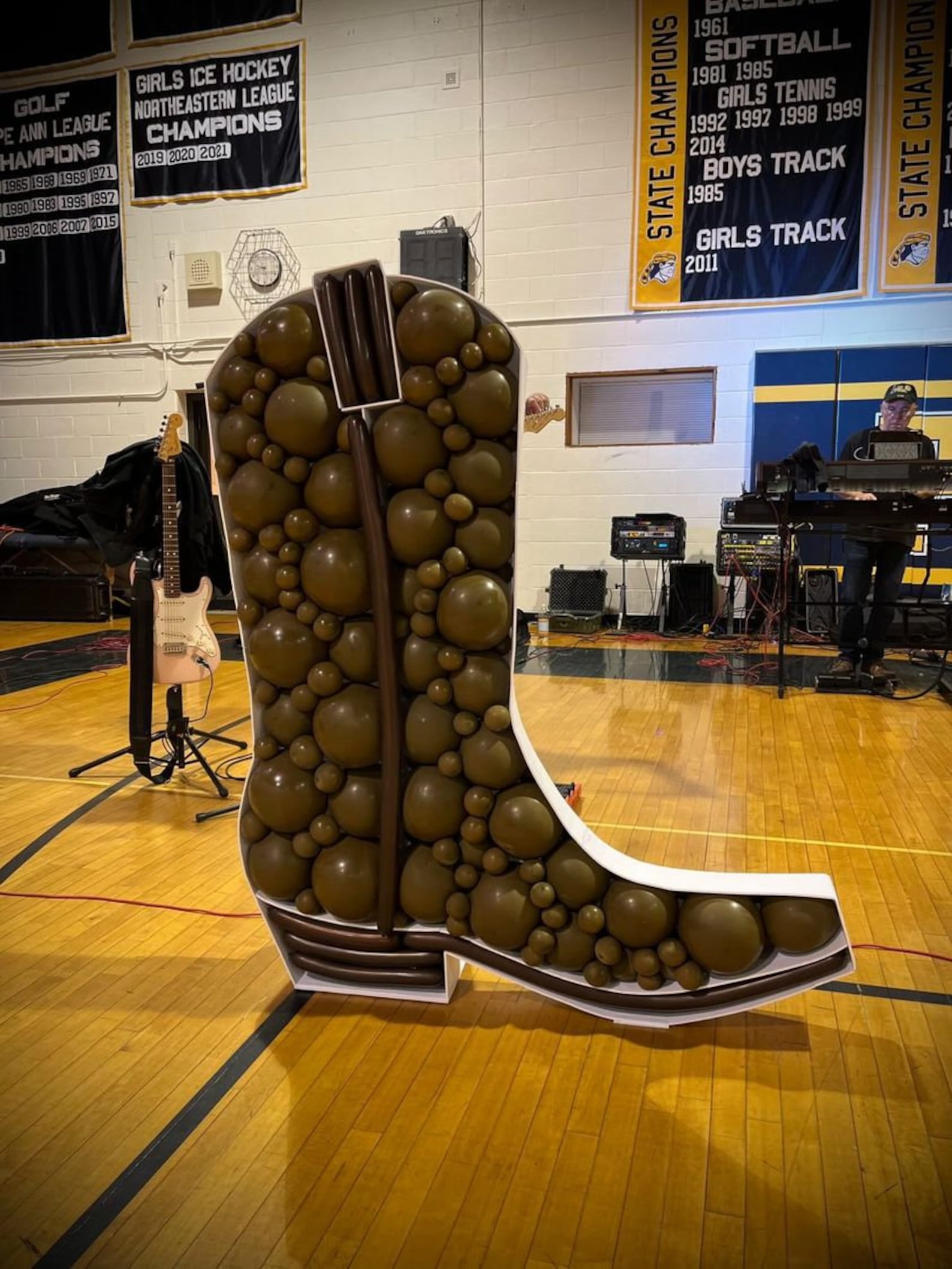 Cowboy Boot Mosaic From Balloons, Cowboy Boot Mosaic From Balloons ...