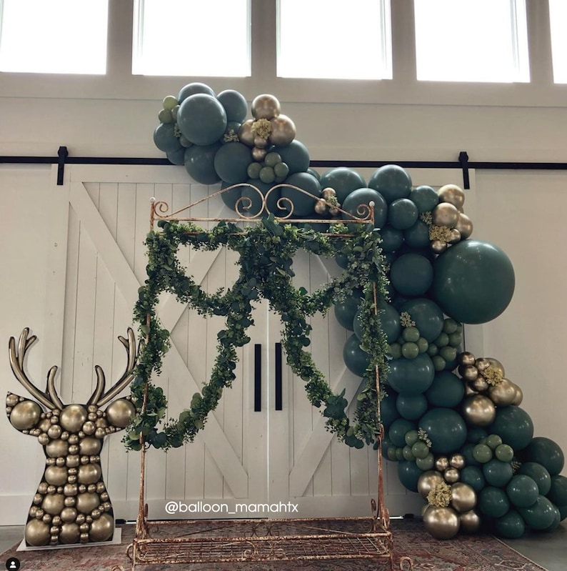 Barn Balloon Mosaic, Farm Mosaic From Balloons, Barn Balloon Mosaic ...