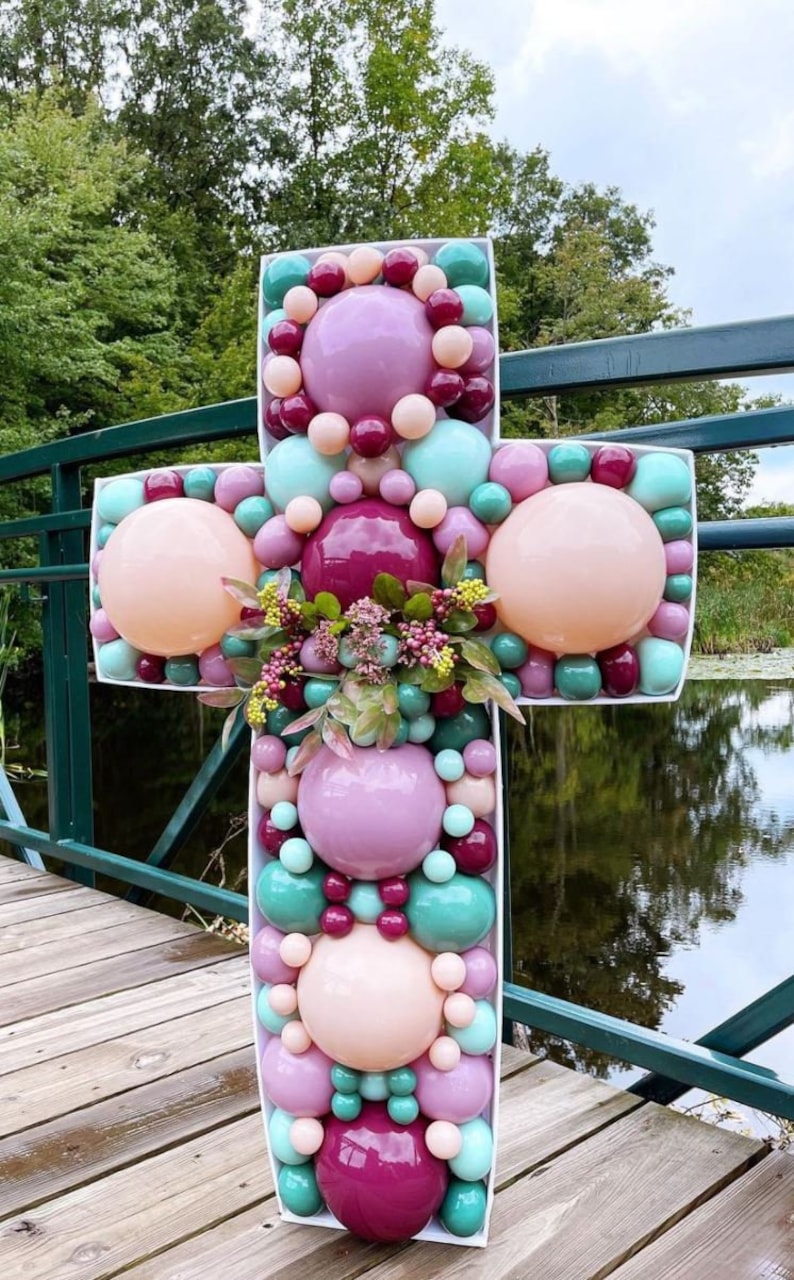 Cross From Balloons, Cross Mosaic From Balloons, Easter Mosaic Balloons ...