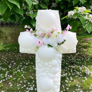 Cross From Balloons, Cross Mosaic From Balloons, Easter Mosaic Balloons ...
