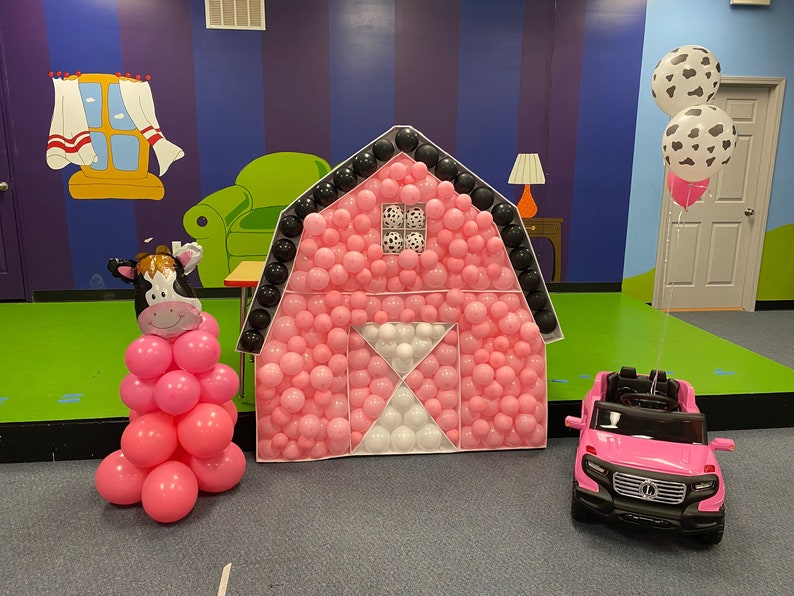 Barn Balloon Mosaic, Farm Mosaic From Balloons, Barn Balloon Mosaic ...