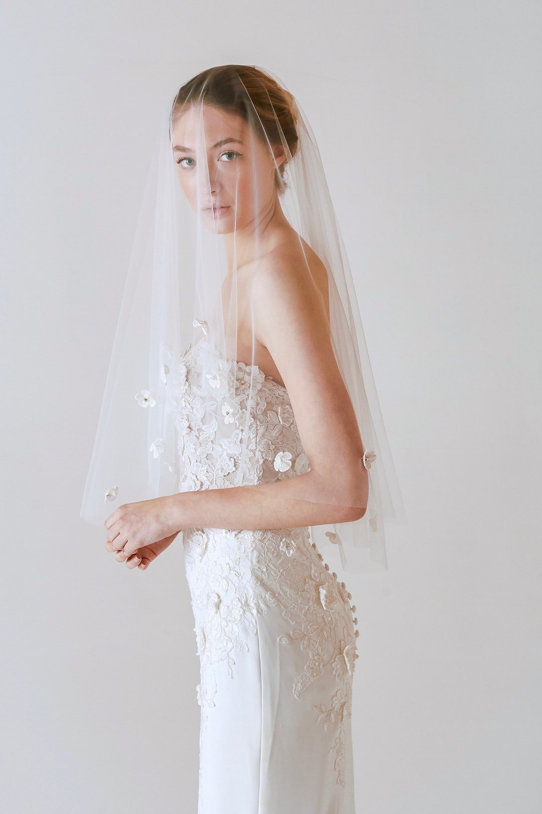 Off White, Two Tier, Hand Crafted, Lace Flowers, Tulle, Wedding Veil - Etsy