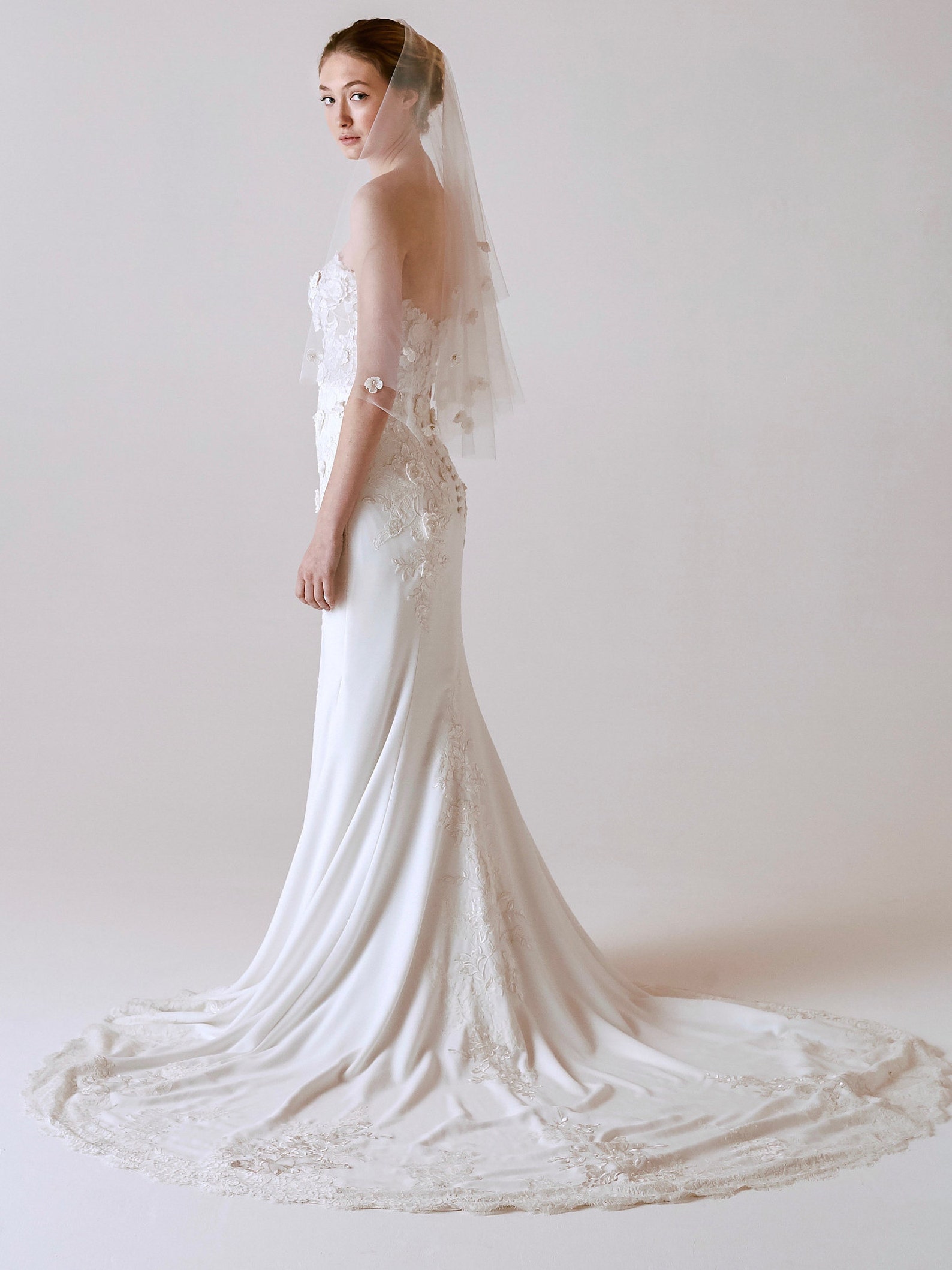 Off White, Two Tier, Hand Crafted, Lace Flowers, Tulle, Wedding Veil - Etsy