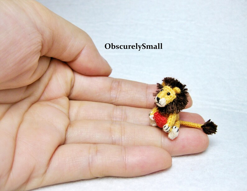 Tiny Crochet Lion holding a heart Amigurumi Lion Made to | Etsy