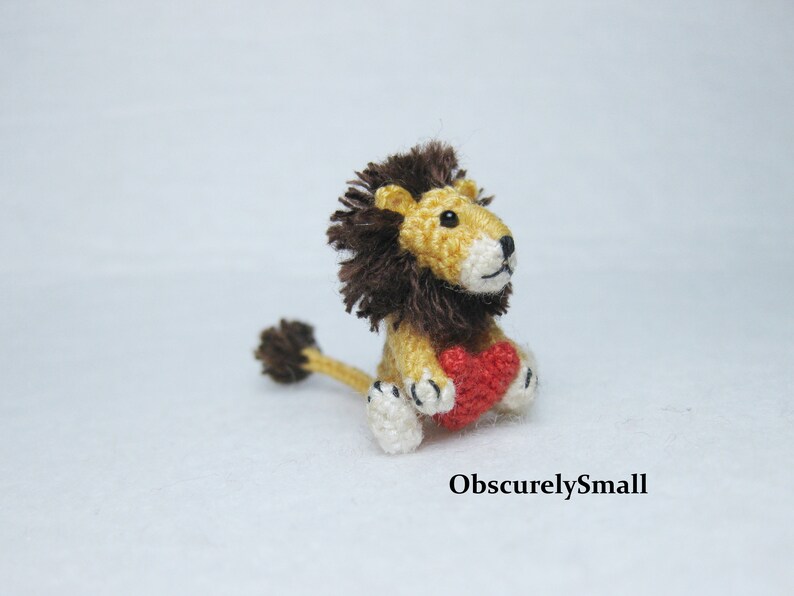 Tiny Crochet Lion holding a heart Amigurumi Lion Made to | Etsy