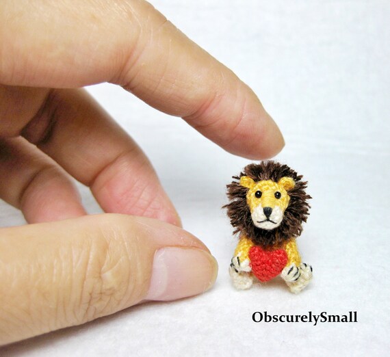 Tiny Crochet Lion holding a heart Amigurumi Lion Made to | Etsy