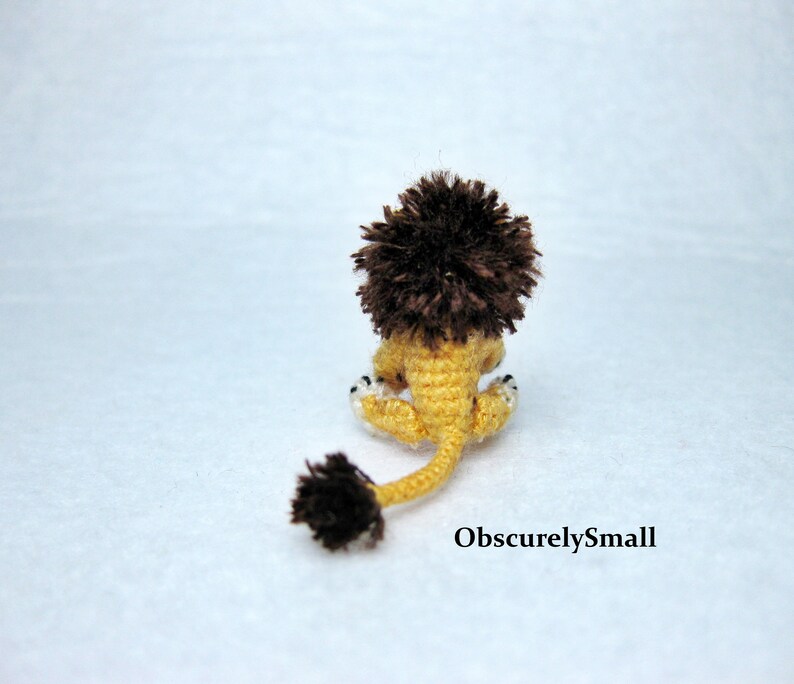 Tiny Crochet Lion holding a heart Amigurumi Lion Made to | Etsy