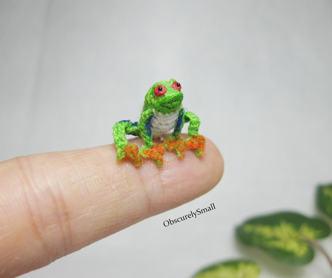 Tiny Crochet Frog - Amigurumi Frog - Made to Order - Etsy