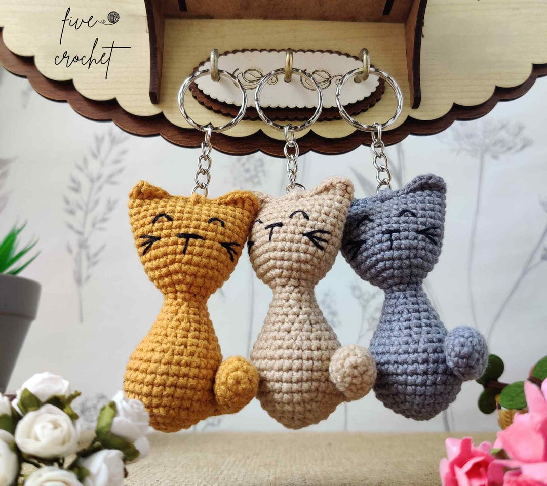 Crochet Cat Keychain, Amigurumi Kitten Keyring, Gift for Cat Lovers ...