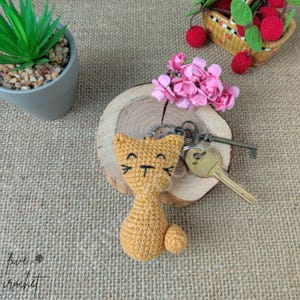 Crochet Cat Keychain, Amigurumi Kitten Keyring, Gift for Cat Lovers ...