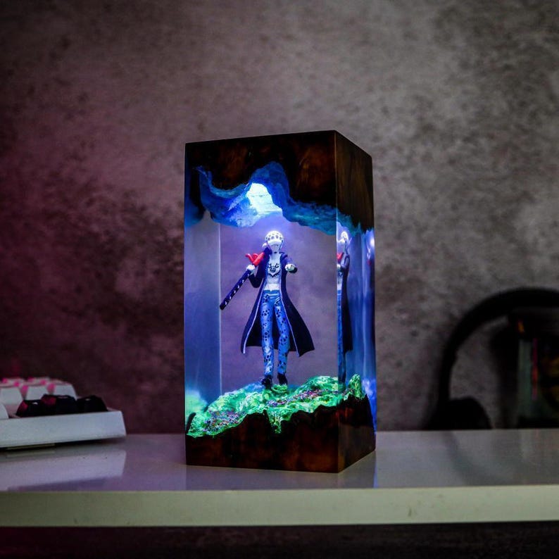 One Piece Trafalgar D. Water Law Lamp, Anime Figure Resin Art Night ...