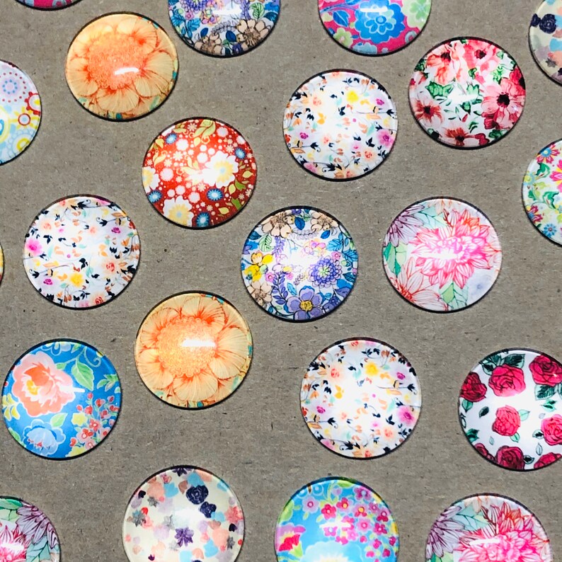 10 Round Glass Cabochons - Etsy