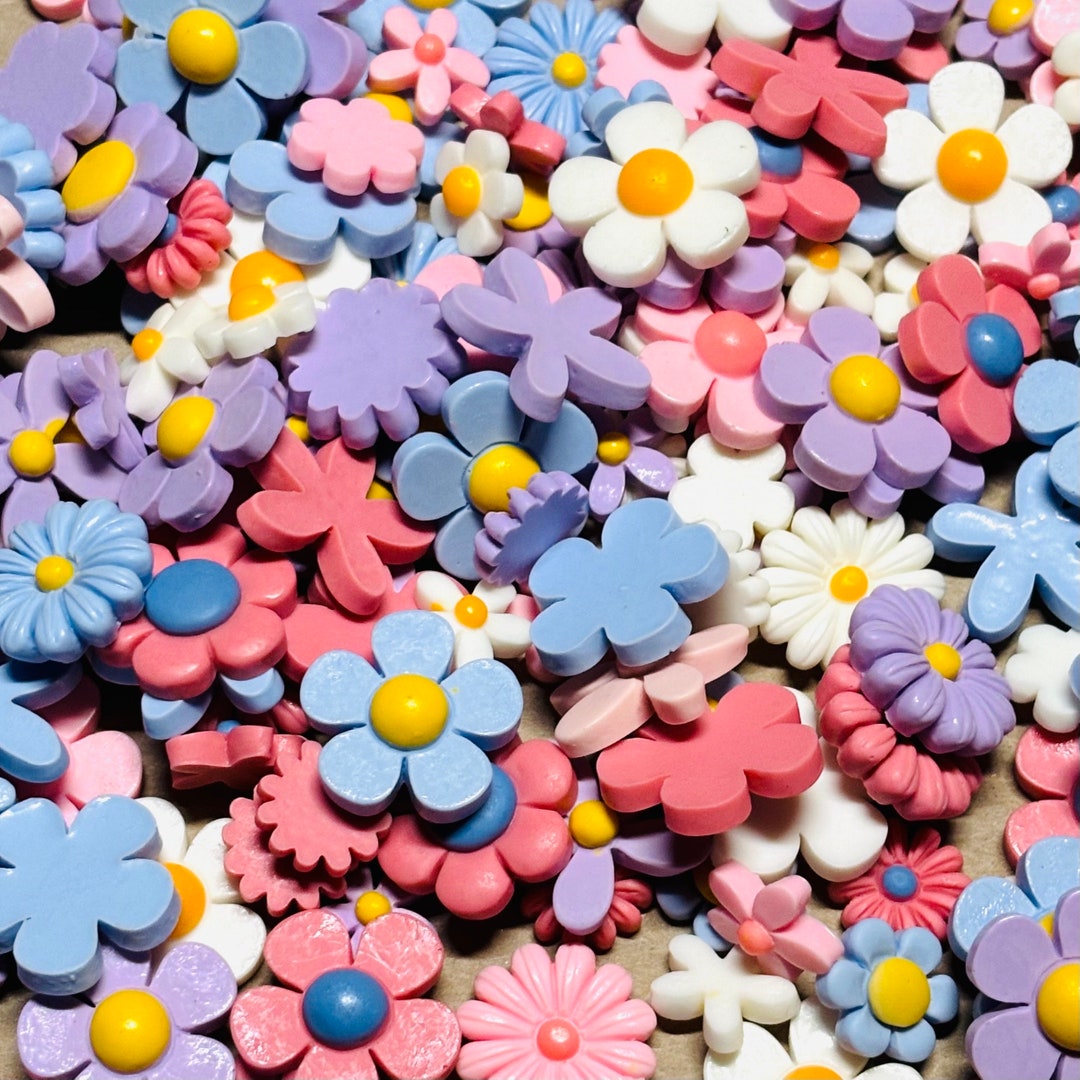 35 Resin Flower Cabochons - Etsy
