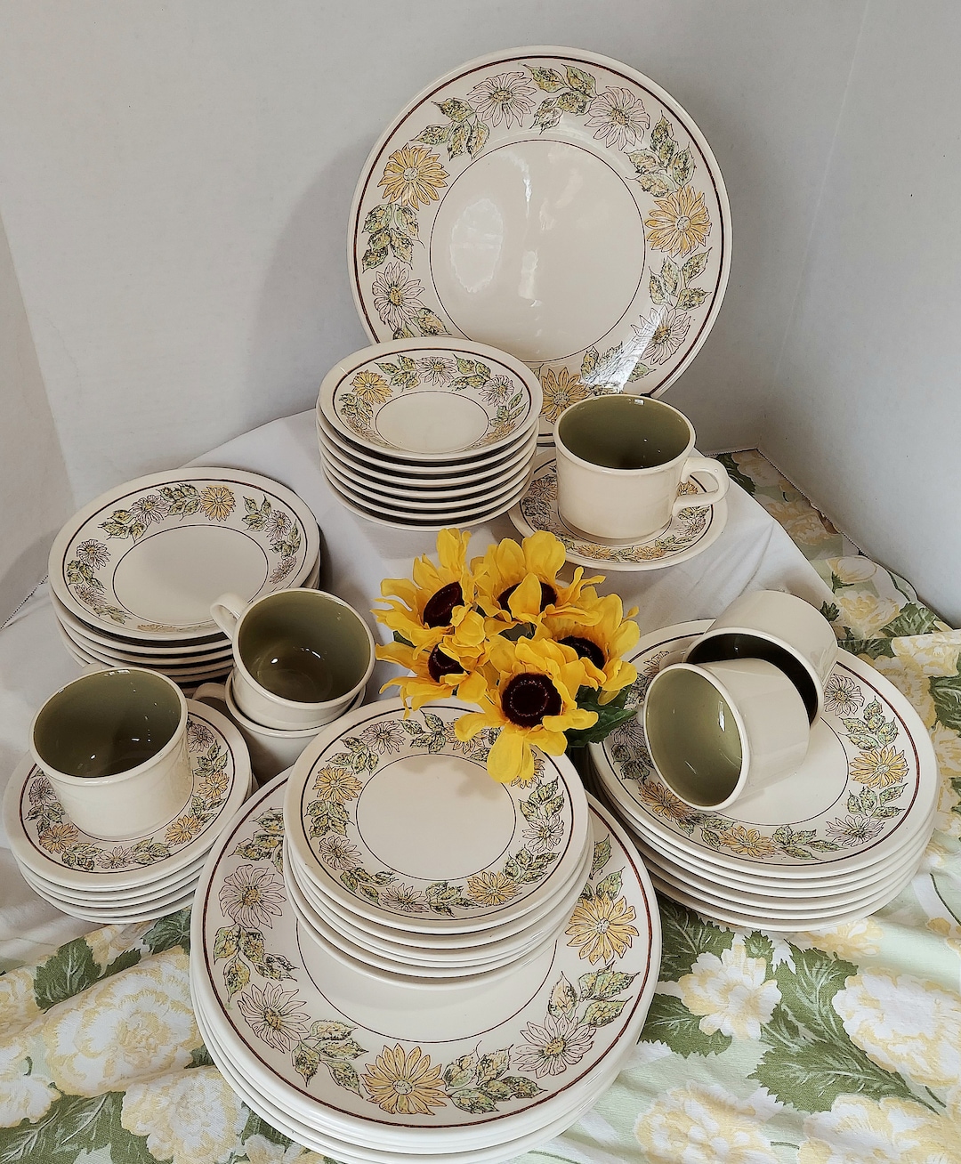 UNIVERSAL Ballerina "daisy Wreath" Dinnerware Set for 6 - Etsy