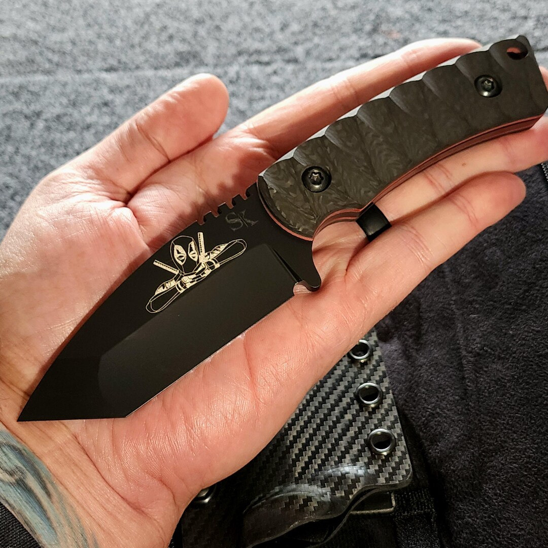 Deadpool Themed Tactical Tanto, Carbon Fiber Scales, Red Liners ...