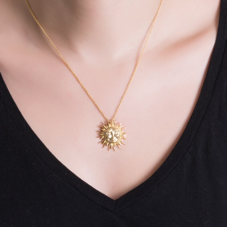 NECKLACSE SUN SHAPE in Yellow Gold 18 Karat Withe White Diamond 0.02 Ct ...