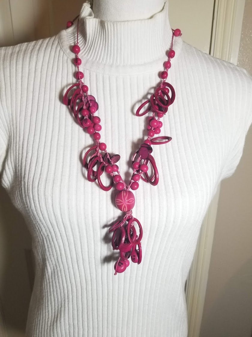 Collar de cáscara de coco de madera de Tagua - Etsy España