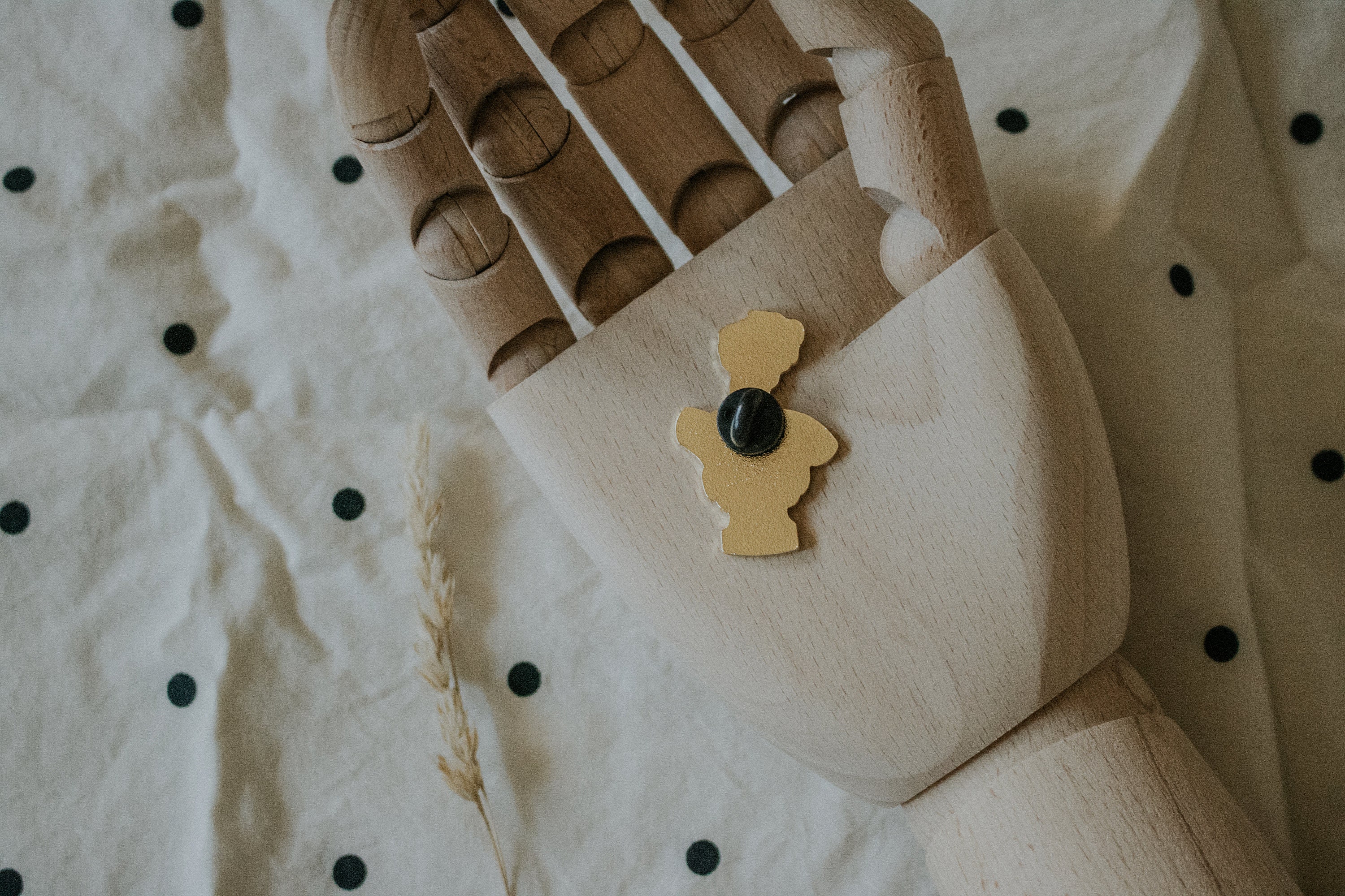 Statue Pin Statue Enamel Pin Art Lovers Pin Gifts for - Etsy