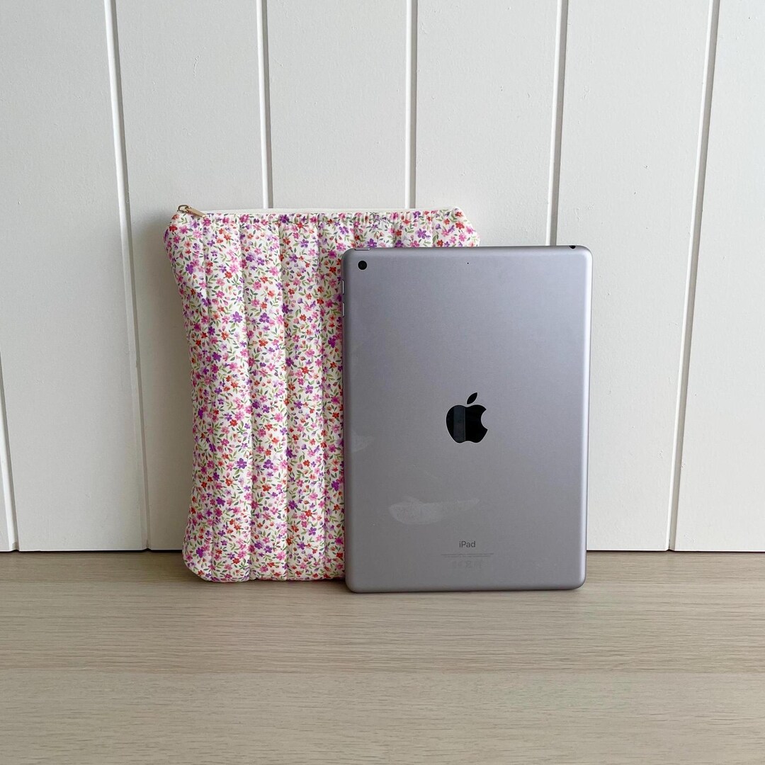 Quilted iPad / Tablet Sleeve, iPad / Tablet Case Pink / Purple Tiny ...