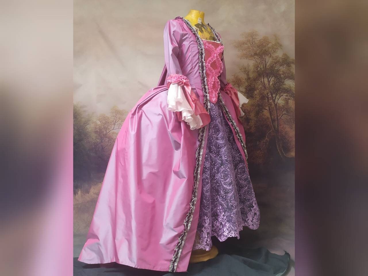 Robe a La Francaise in Bright Pink Iridescent Taffeta. Tg 44EU 18USA ...