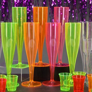 100 X Transparent Pink Plastic Prosecco Flutes 175ml Champagne Glasses ...