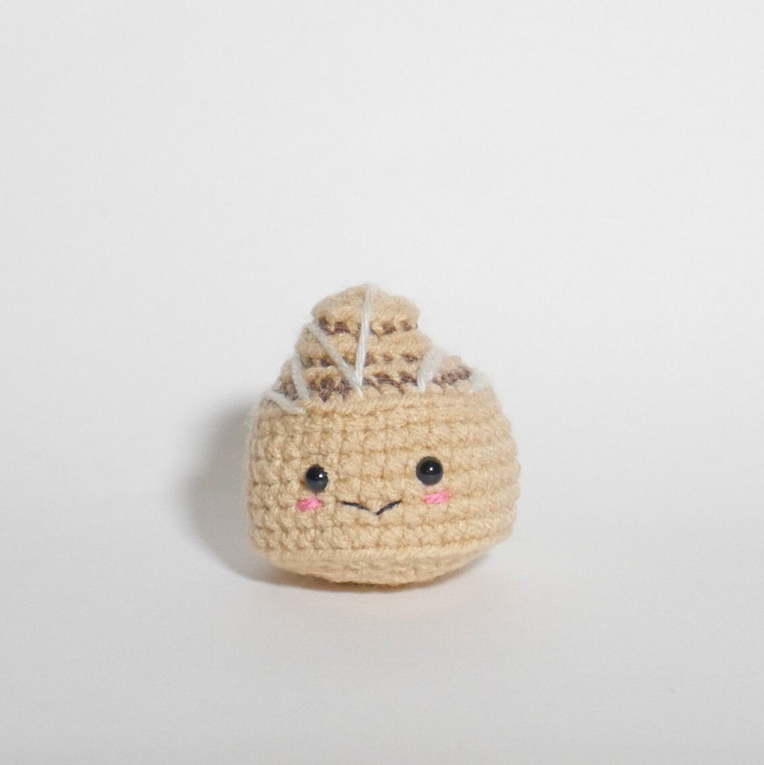 Crochet Cinnamon Roll Amigurumi Keychain - Etsy