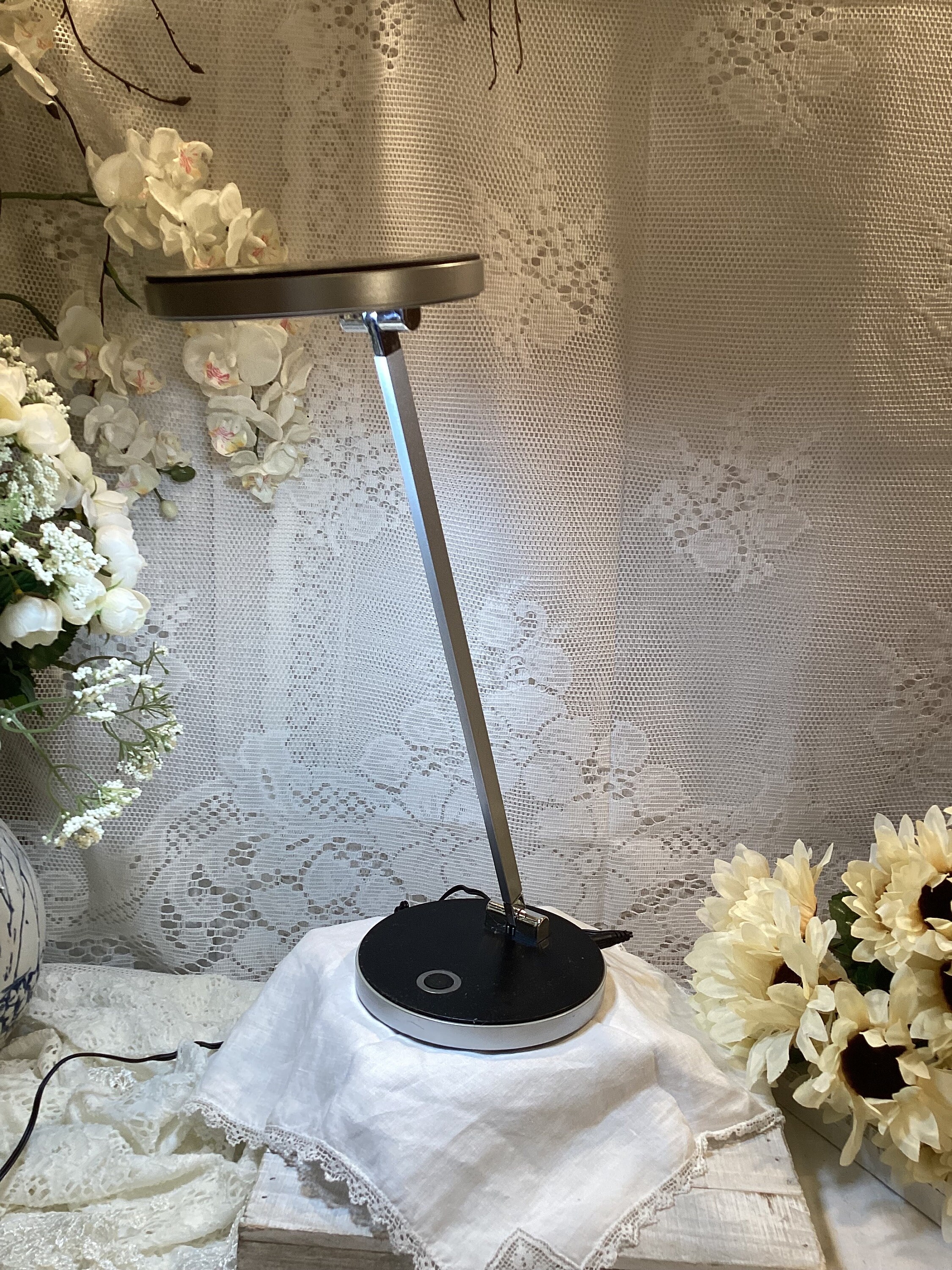 Modern LED Swivel Desk Lamp W / Charger - Etsy