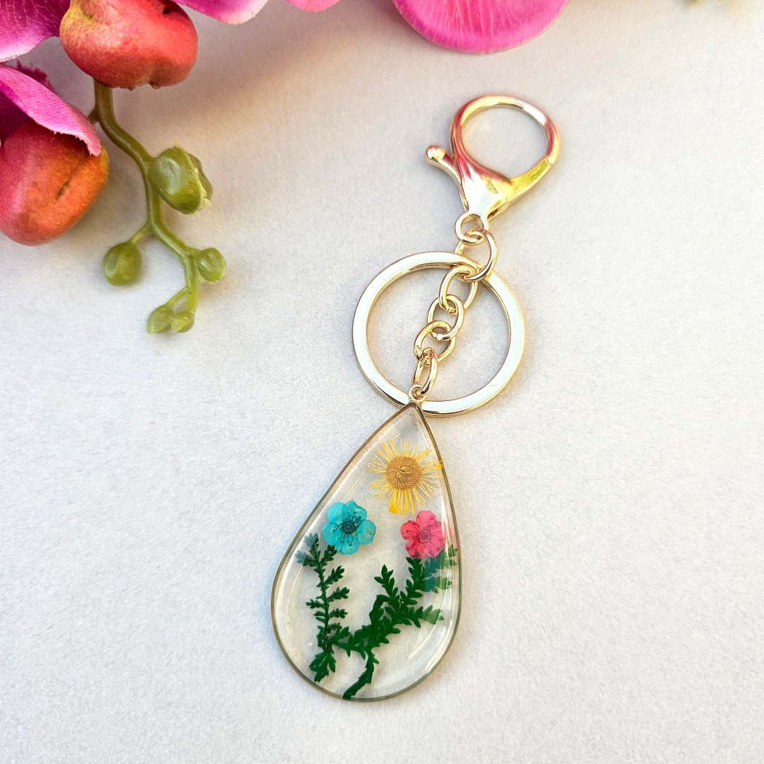 Tear Drop Keychain With Pressed Daisy Flowers Keychain - Etsy