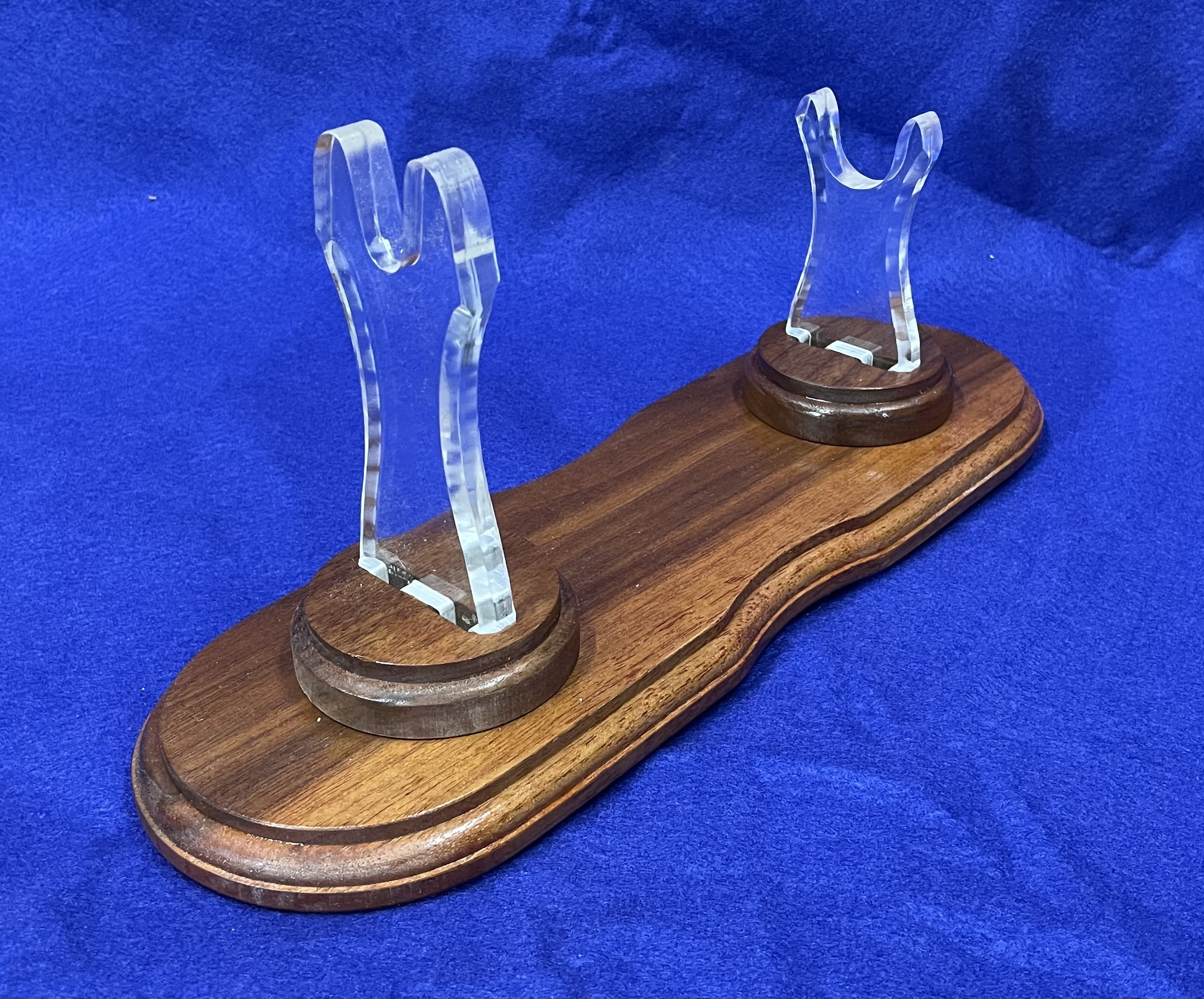 Beautiful and Innovative Gun Pistol Stand Rack of Walnut and Acrylic ...