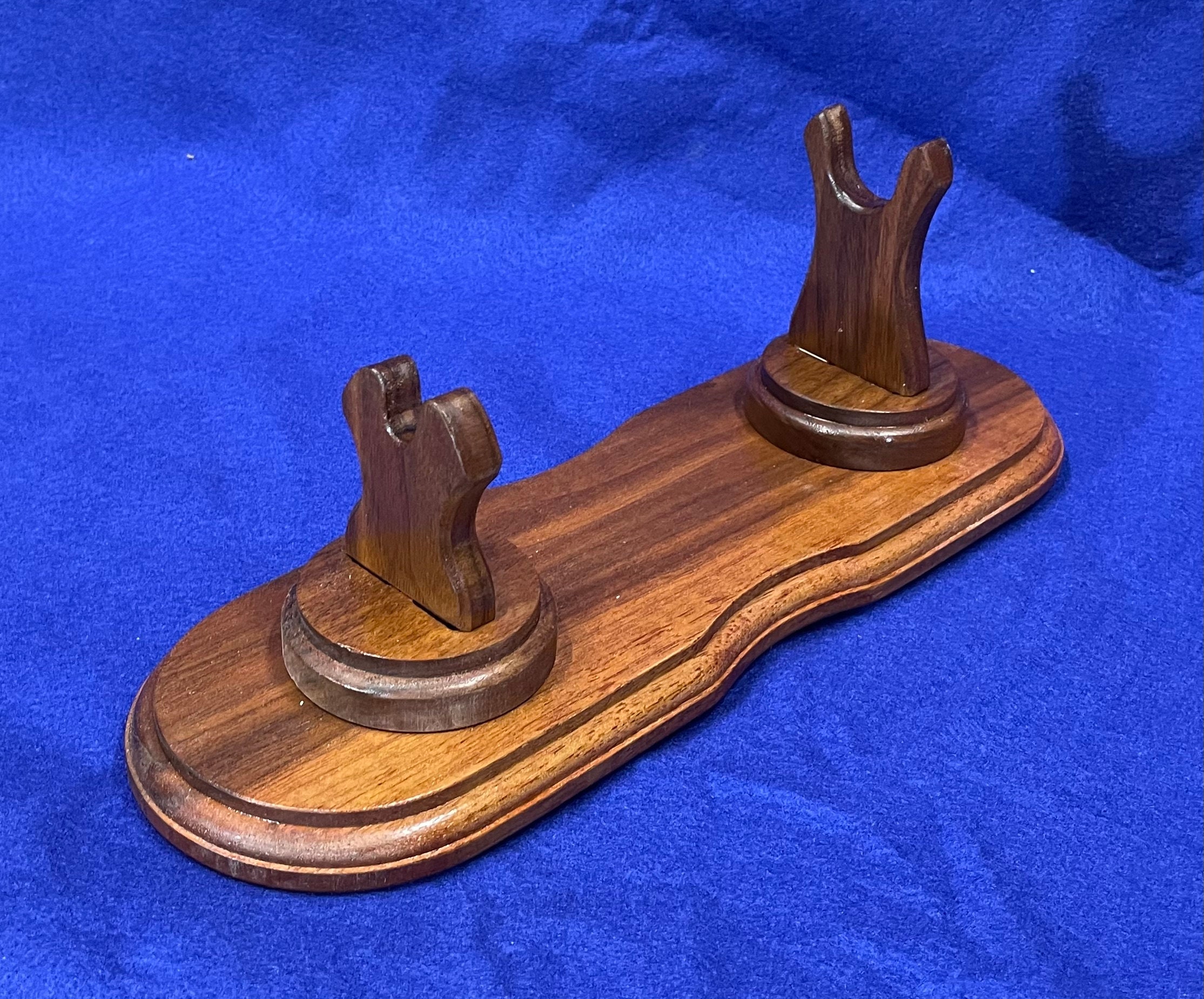 Beautiful and Innovative Gun Pistol Stand Rack of Walnut and Acrylic ...