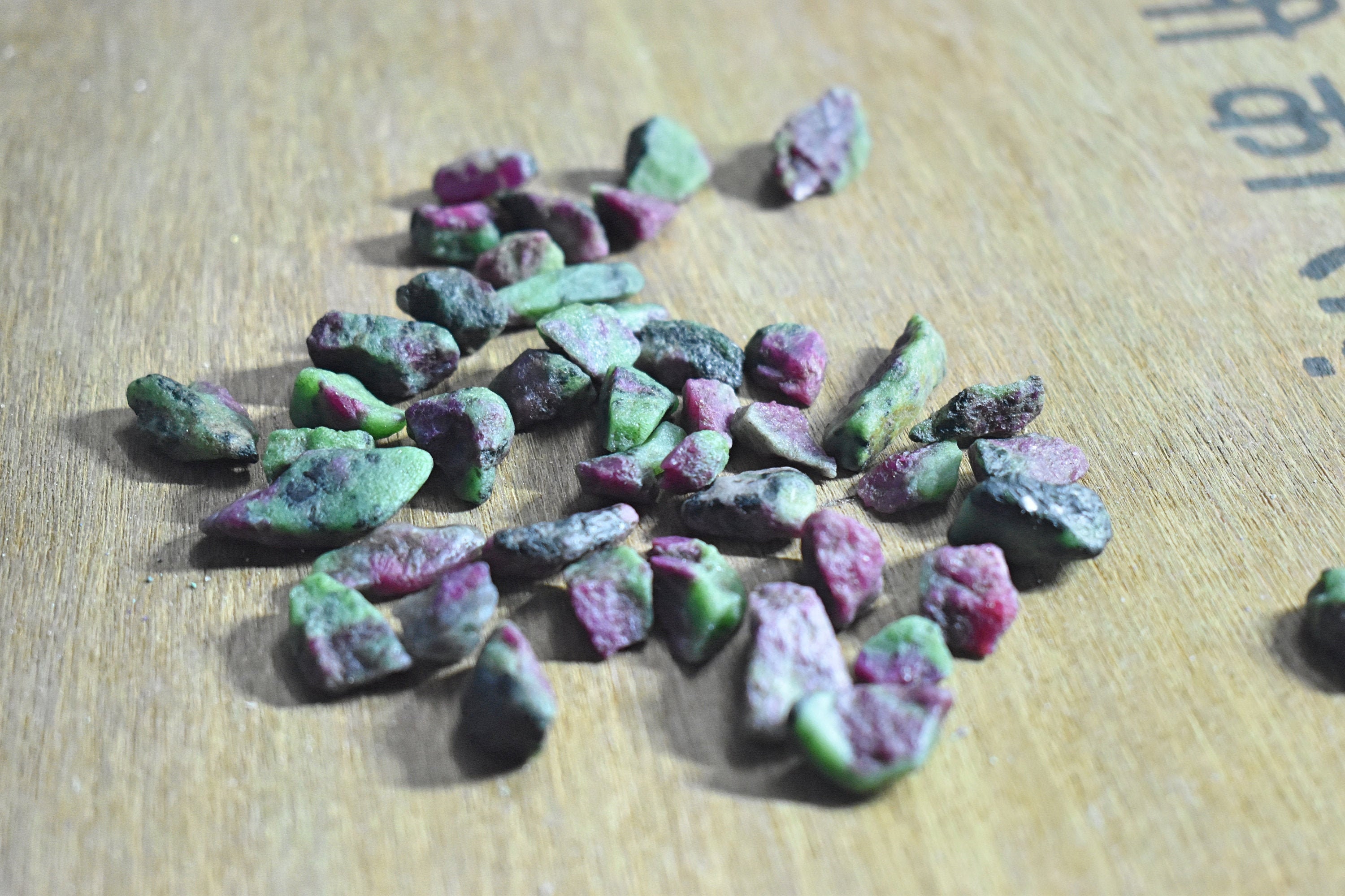 AAA Natürlicher Rubin Zoisit Rohstein Rubin Zoisit Kristalle | Etsy