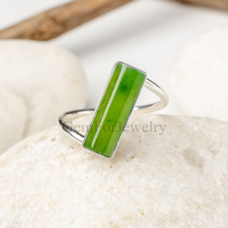 Raw Jade Twisted Band Ring, Solid 925 Sterling Silver, Crystal Ring ...