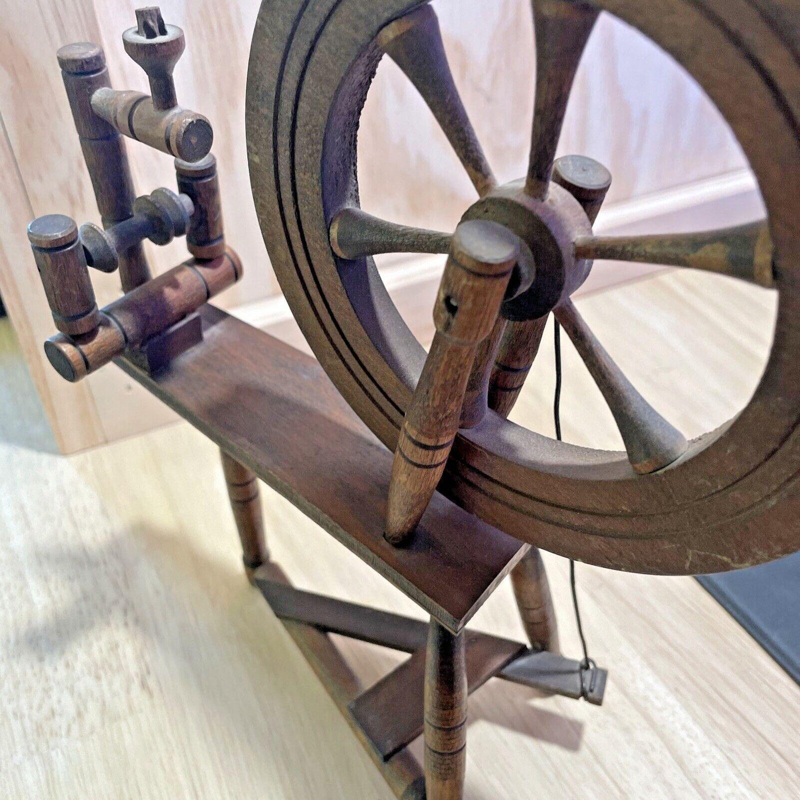 Vintage Miniature Wooden Spinning Wheel Moving Parts Salesman Sample ...