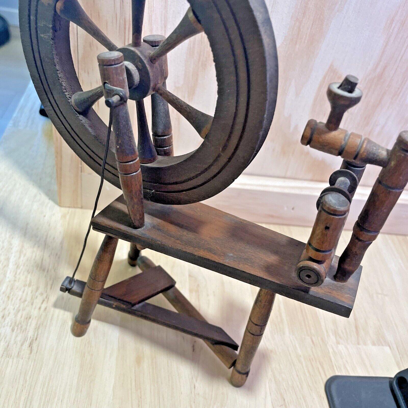 Vintage Miniature Wooden Spinning Wheel Moving Parts Salesman Sample ...