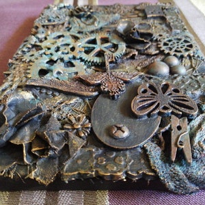 Beautiful Handmade Grunge Steampunk Bee Butterfly Owl Cogs Key Canvas ...