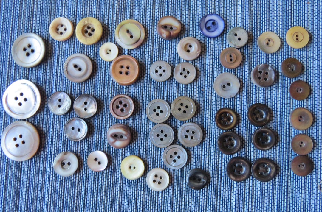 Lot of 45 Vintage Antique Buttons Most Mother of Pearl or Shell 4-hole ...