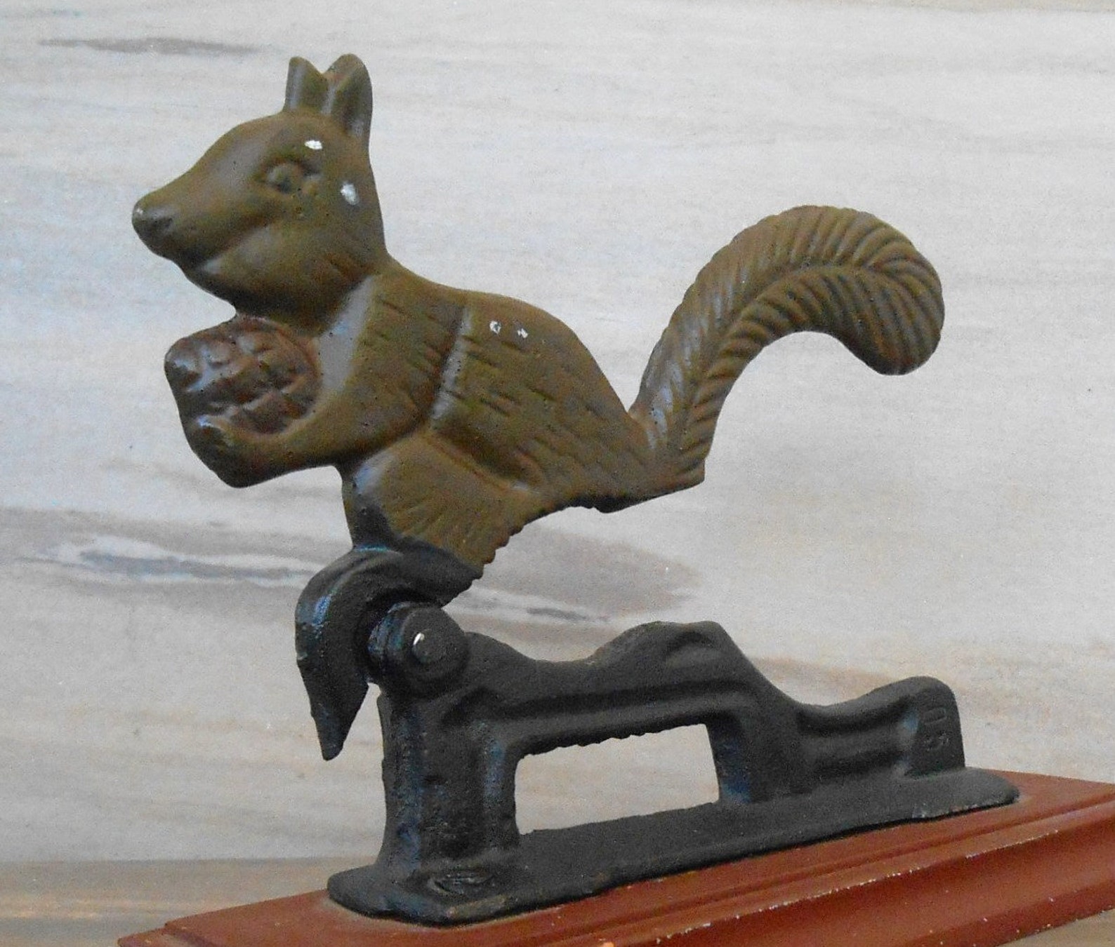 Squirrel NutcrackerVintage Cast Metal Squirrel Nutcracker on | Etsy