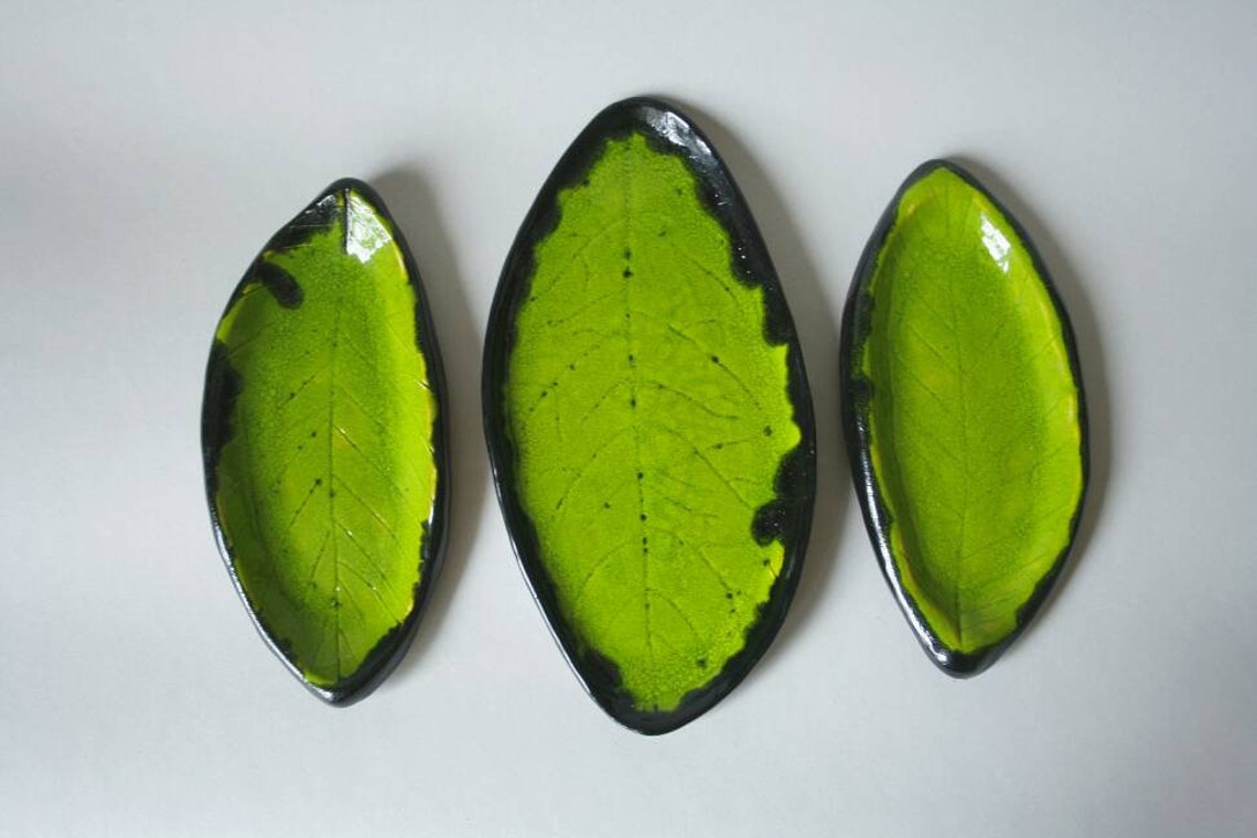 Set of 3 ceramic leaf green plates leafes pottery plates | Etsy