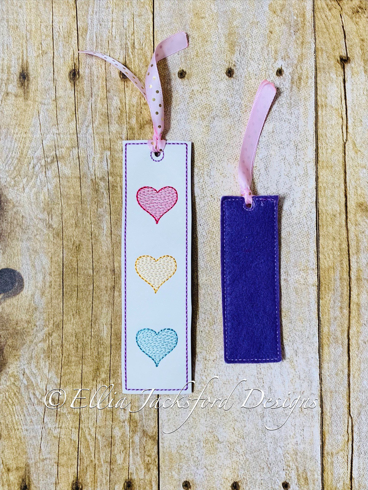ITH Set of Two Heart Bookmarks Embroidery Design - Etsy