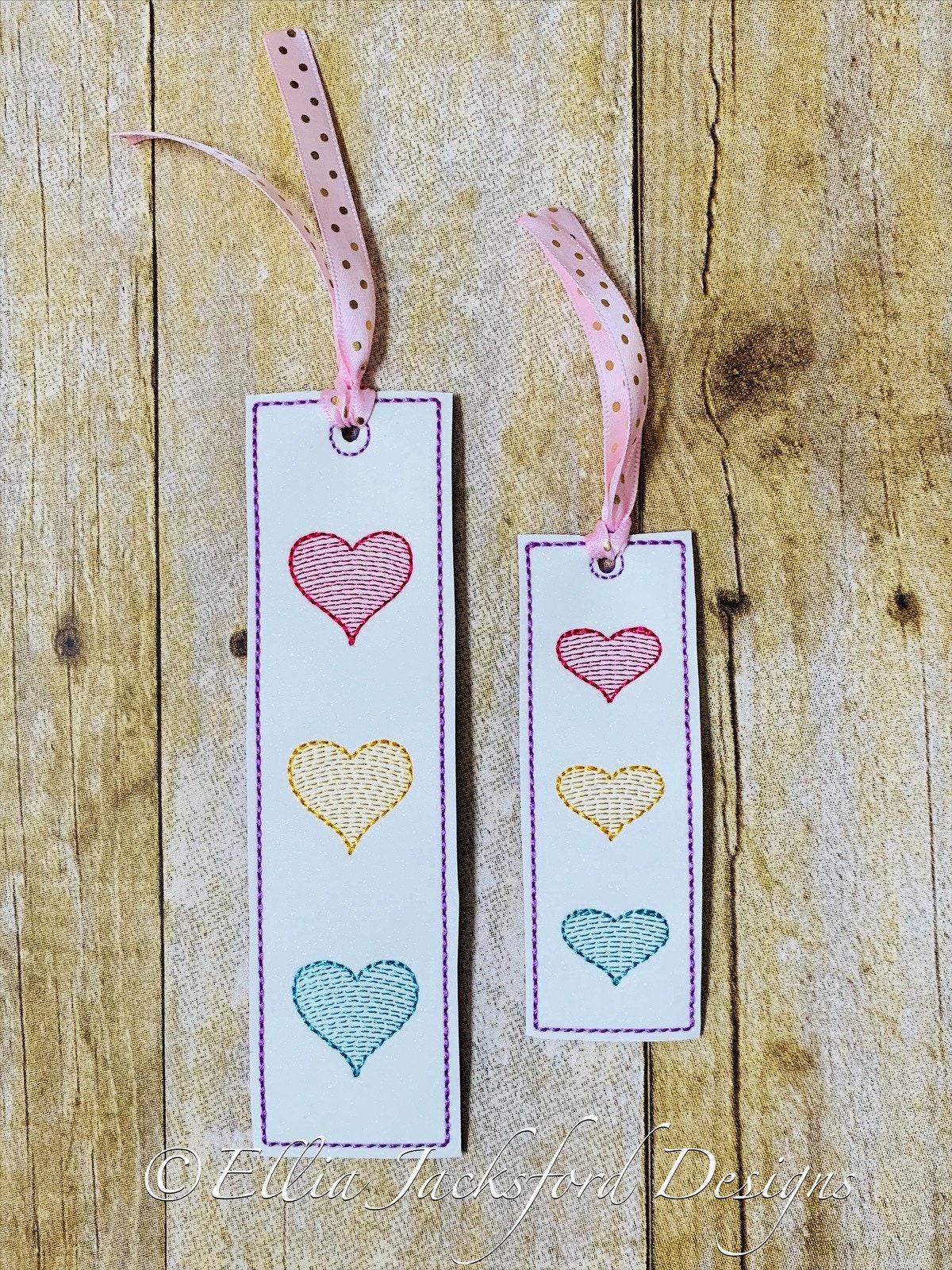 ITH Set of Two Heart Bookmarks Embroidery Design - Etsy