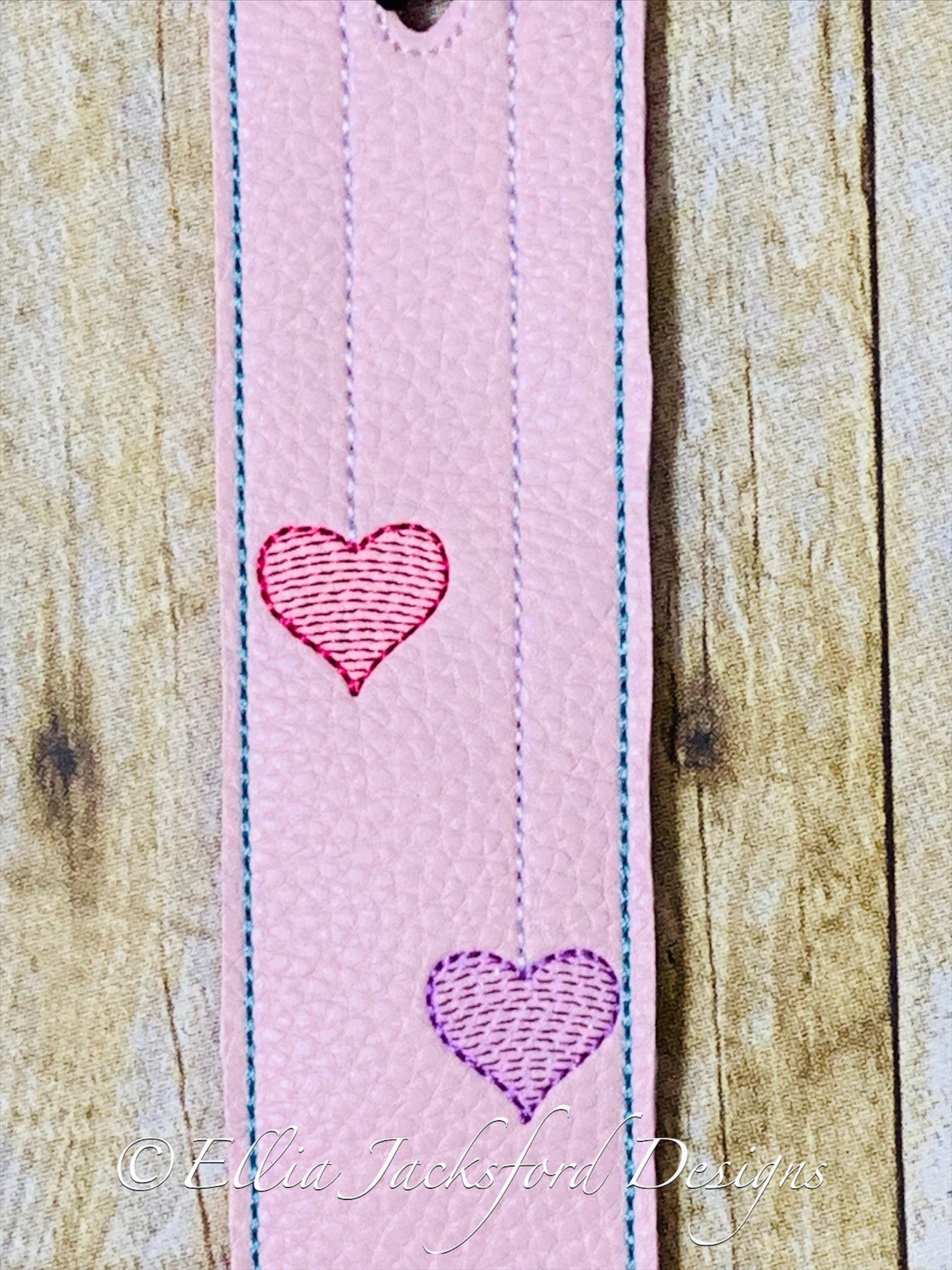 ITH Set of Two Heart Bookmarks Embroidery Design | Etsy
