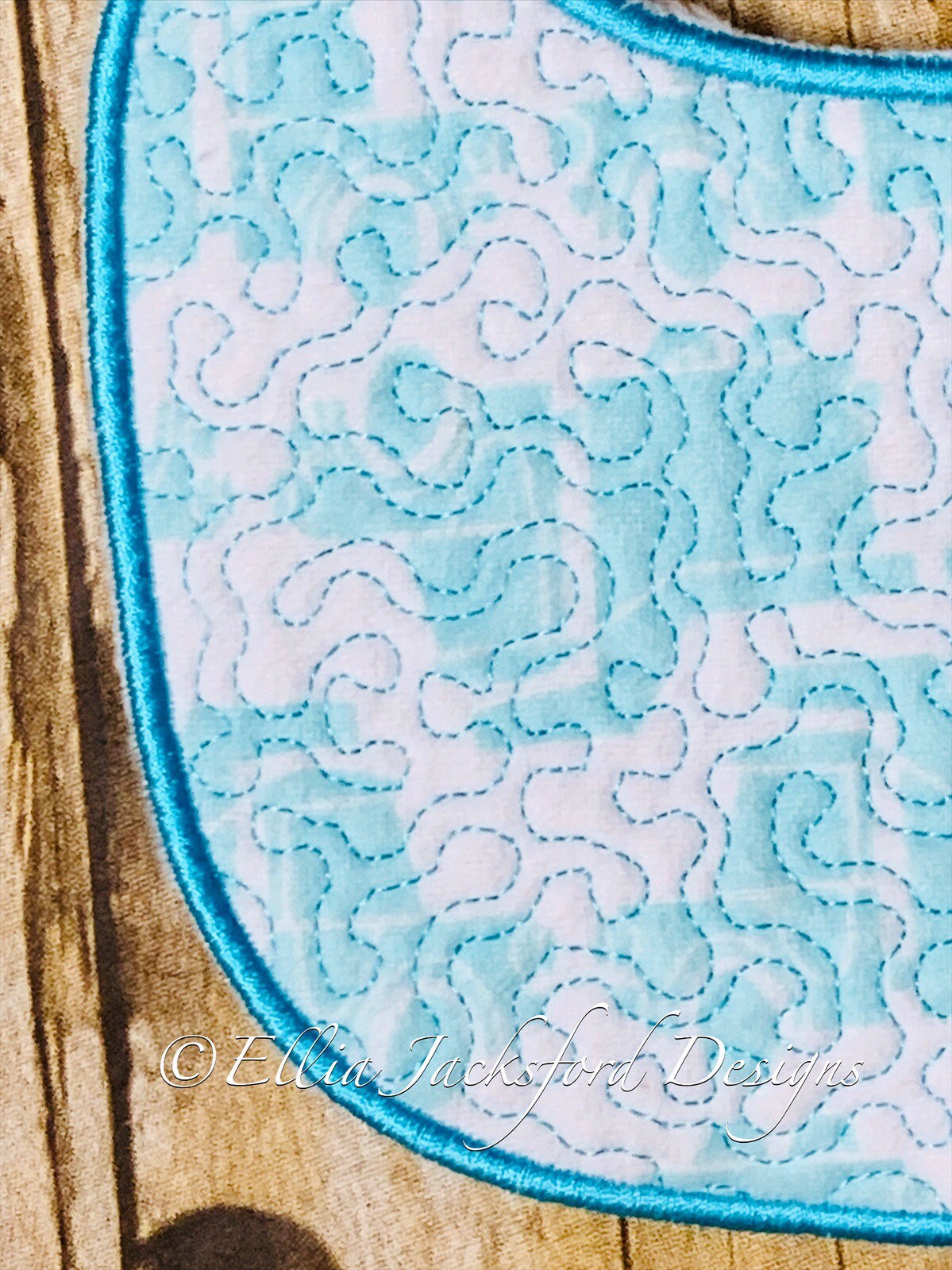 ITH 5x7 Baby Bib Embroidery Design - Etsy